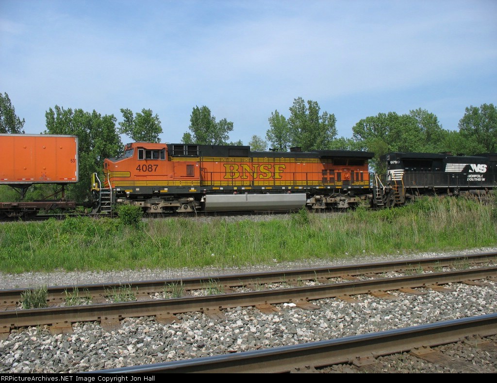 BNSF 4087